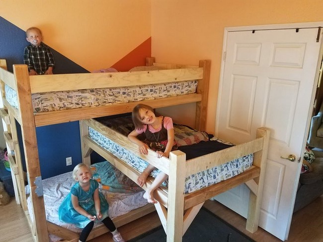15 DIY Triple Bunk Bed Plans Free - DIYnCrafty