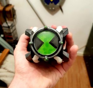 12 DIY Omnitrix Ideas For Ben 10 fans - DIYnCrafty