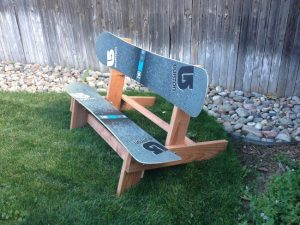 10 DIY Snowboard Bench Plans For Seating - DIYnCrafty